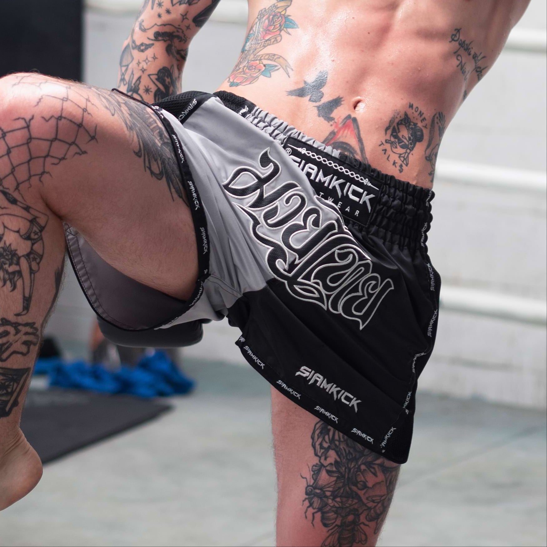 All Muay Thai Fighting Styles Explained: Key Techniques & Examples